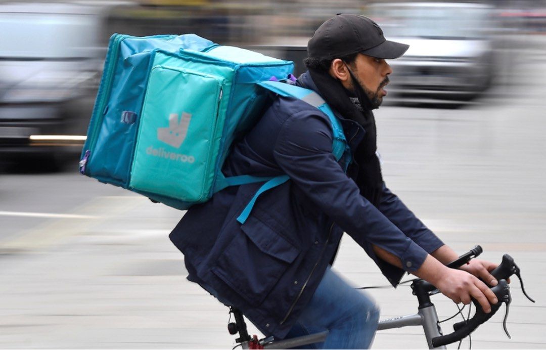 Deliveroo bag (2 x V3 Front Load Backpack), Motorcycles, Motorcycle ...