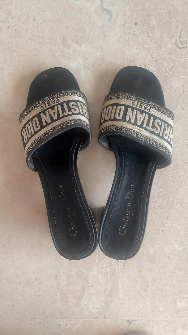 Dior DWay Slide, Women's Fashion, Footwear, Sandals on Carousell