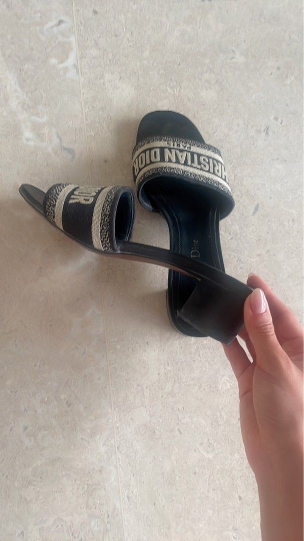 Dior DWay Slide, Women's Fashion, Footwear, Sandals on Carousell