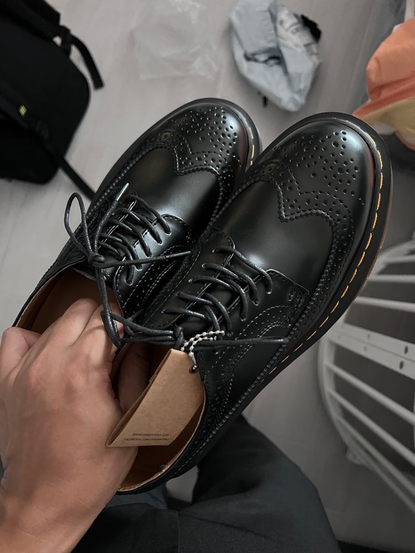 Dr Martens low, Men's Fashion, Footwear, Boots on Carousell