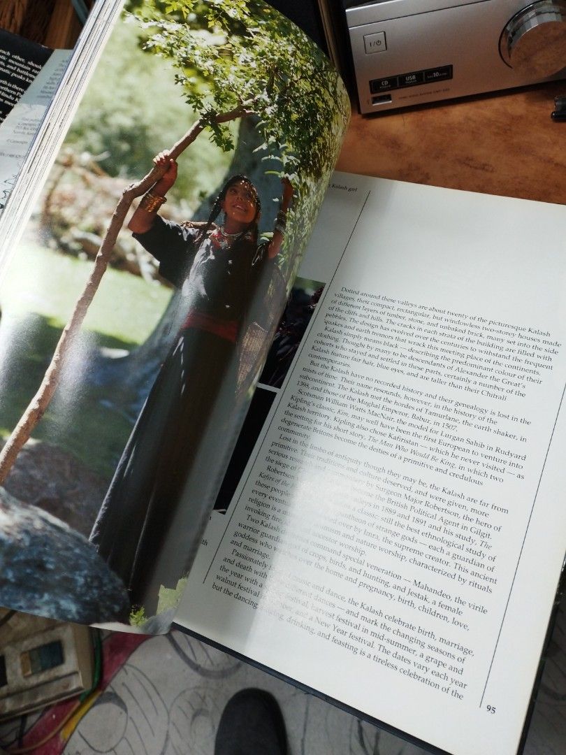 (ENG) The Roof Of The World, Hobbies & Toys, Books & Magazines ...