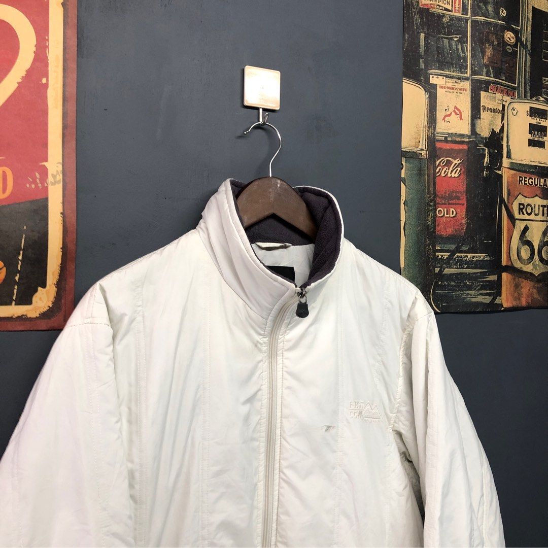 FIRST DOWN THE BASIC THICK WINDBREAKER on Carousell