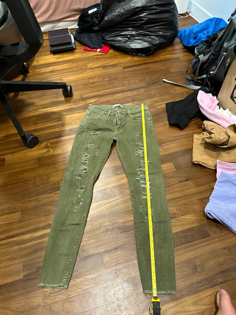 Green Ripped jeans, Women's Fashion, Bottoms, Jeans & Leggings on Carousell