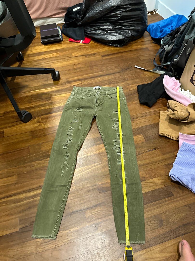 Green Ripped jeans, Women's Fashion, Bottoms, Jeans & Leggings on Carousell