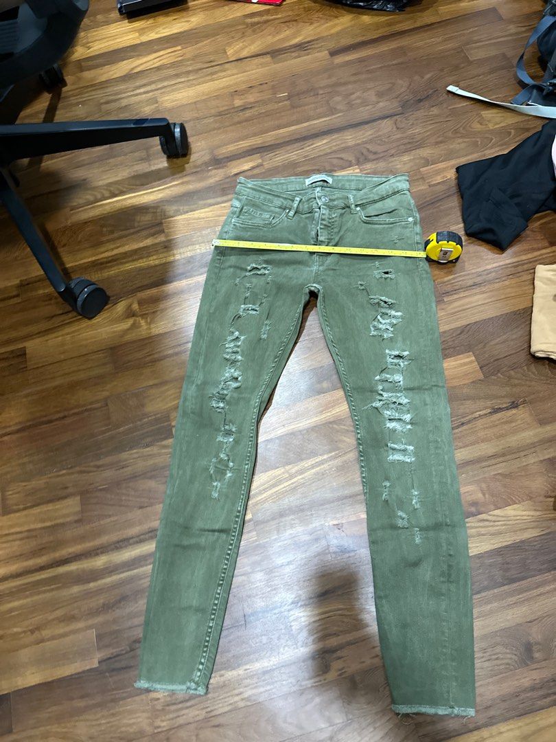 Green Ripped jeans, Women's Fashion, Bottoms, Jeans & Leggings on Carousell
