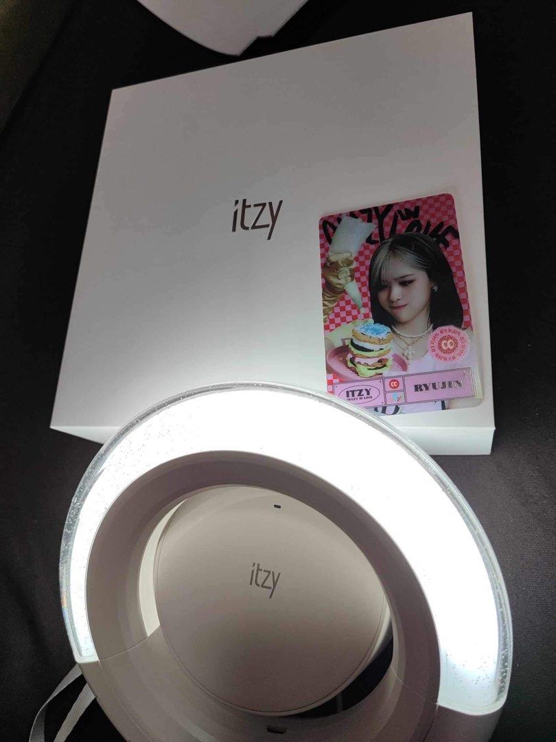 ITZY LIGHT RING, Hobbies & Toys, Music & Media, Music Accessories on Carousell