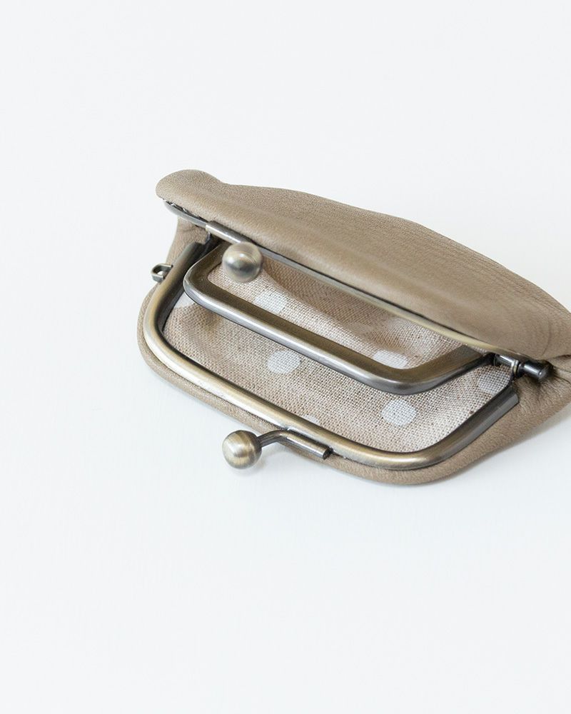 Kanmi Fukafuka Shell Gamaguchi Coin Purse (Color: Milk Chocolate ...