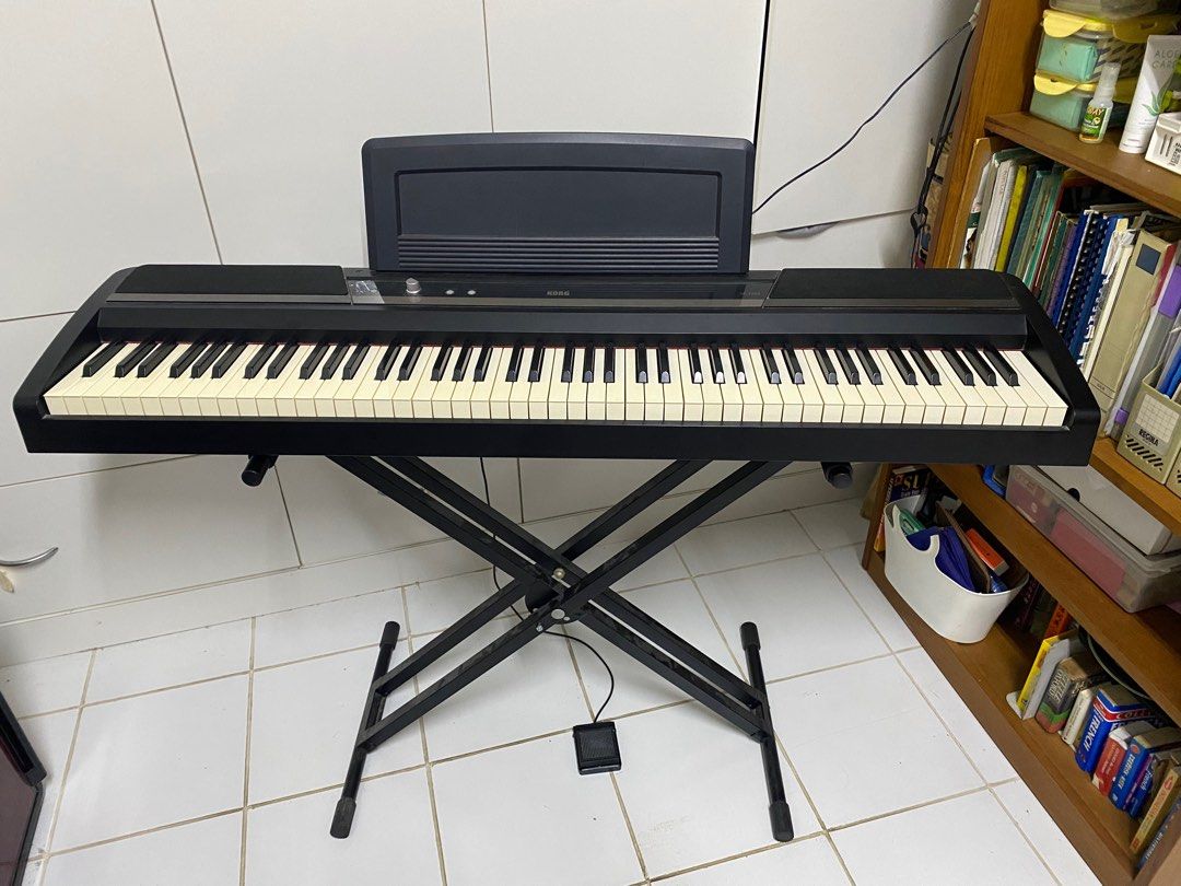 Korg digital piano SP-170S, Hobbies & Toys, Music & Media, Musical ...