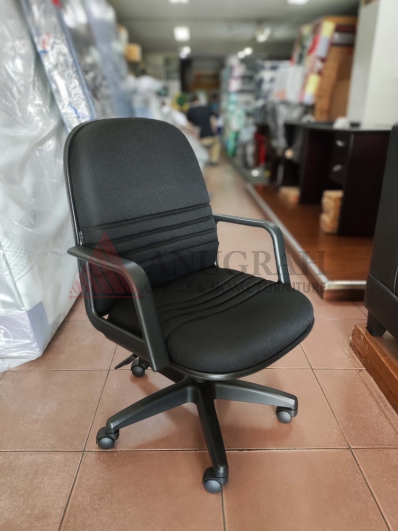 Kursi Kantor Savello Waldo MT Kursi Direktur Kursi Belajar Kursi Kerja ...