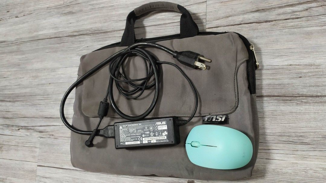 Laptop MSI S12T Touch screen + Mouse wifi, 電腦及科技產品, 桌上電腦或筆記型電腦在旋轉拍賣