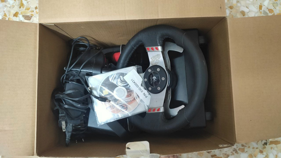 Logitech G27 USB Racing Wheel for PC, Video Gaming, Gaming Accessories ...