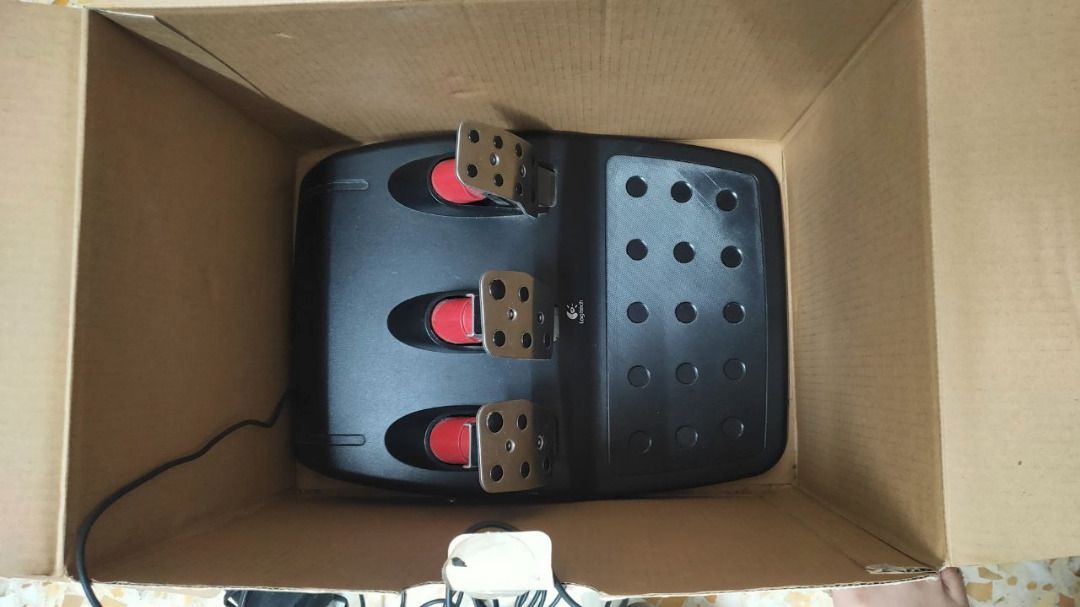 Logitech G27 USB Racing Wheel for PC, Video Gaming, Gaming Accessories ...