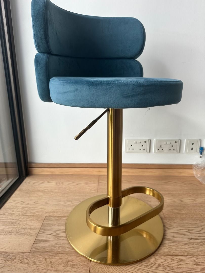 Luxury Rotate Bar Stools Set of 2 高級絲絨升降旋轉吧台椅 Velvet & Gold Texture, 傢俬 ...