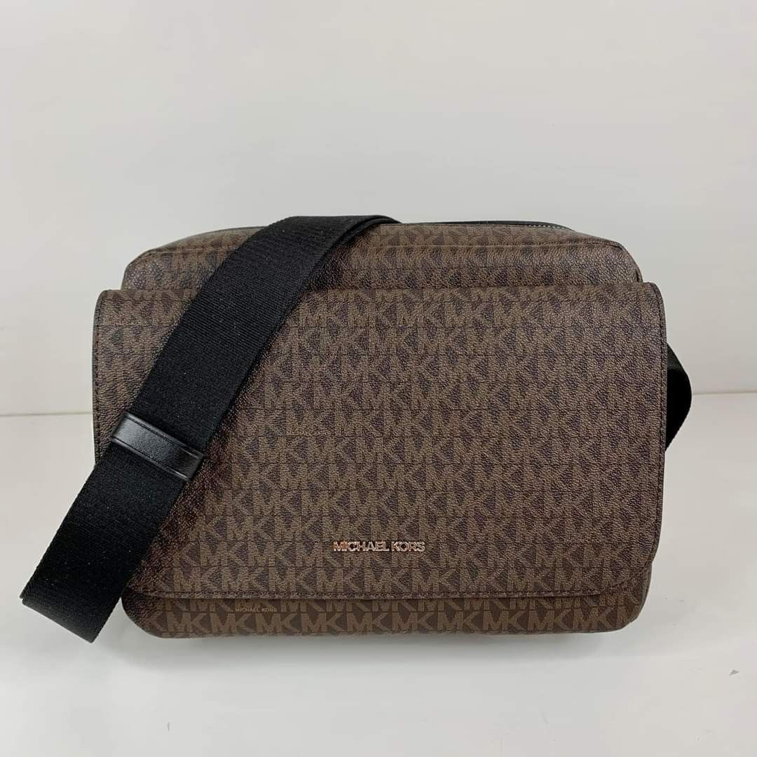 Michael Kors Cooper Logo Camera Bag, Men's Fashion, Bags, Sling Bags on ...