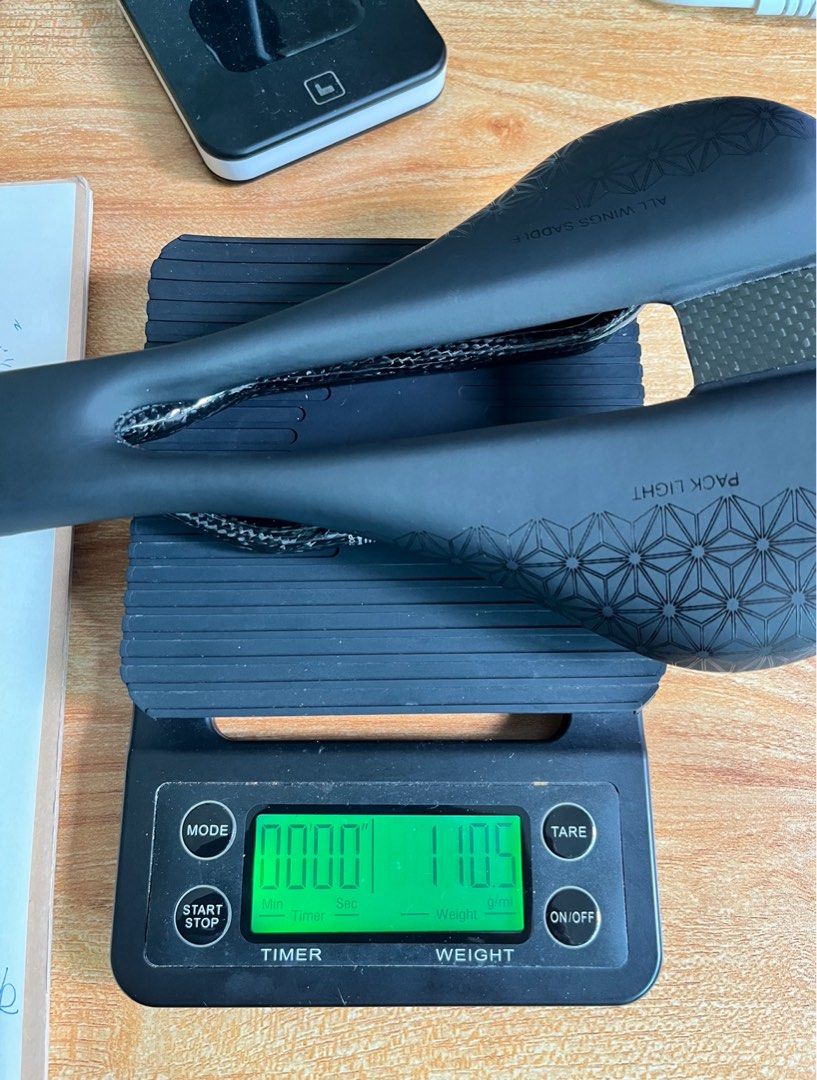 Mixed saddle 7D, Sports Equipment, Bicycles & Parts, Parts & Accessories on Carousell