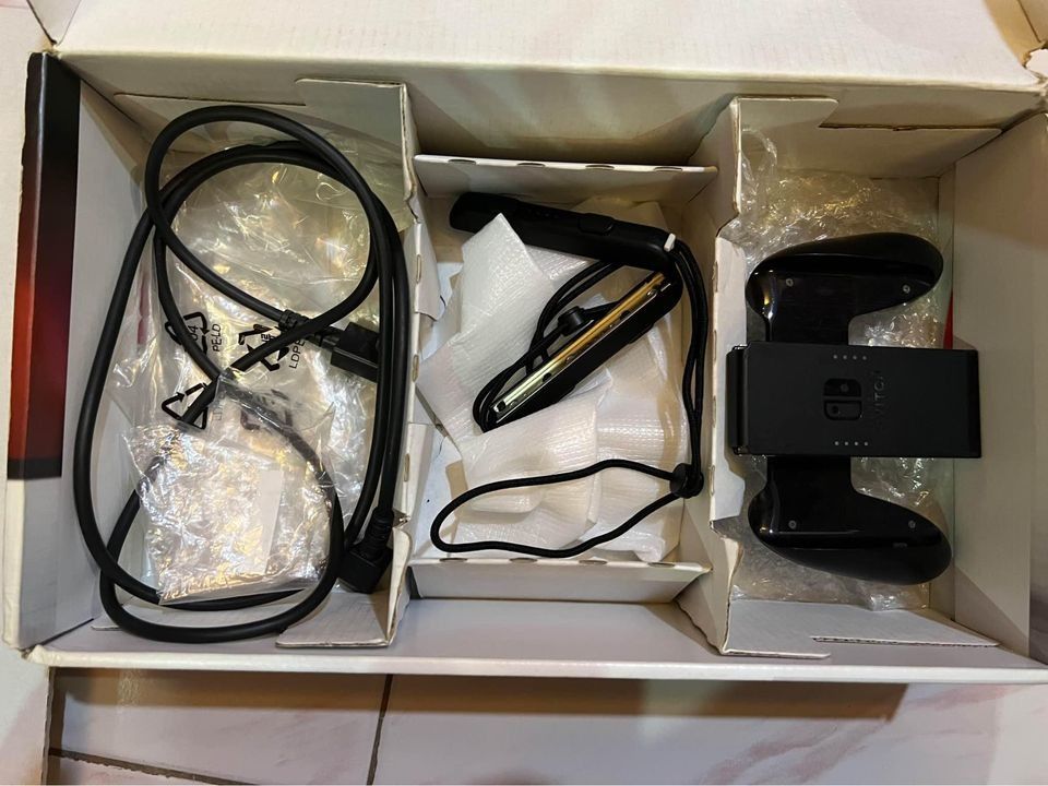 Nintendo Switch V1 TABLET only, Video Gaming, Video Game Consoles ...