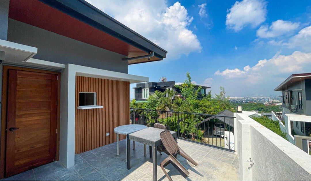 RC. Overlooking 2-Storey Modern House in Ridgemont Taytay rizal nr ...