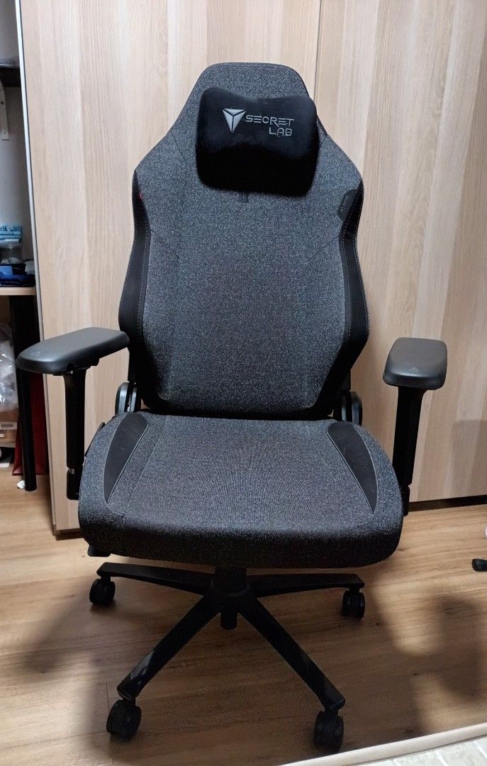 Secret Lab Gaming Chair, Furniture & Home Living, Furniture, Chairs on ...