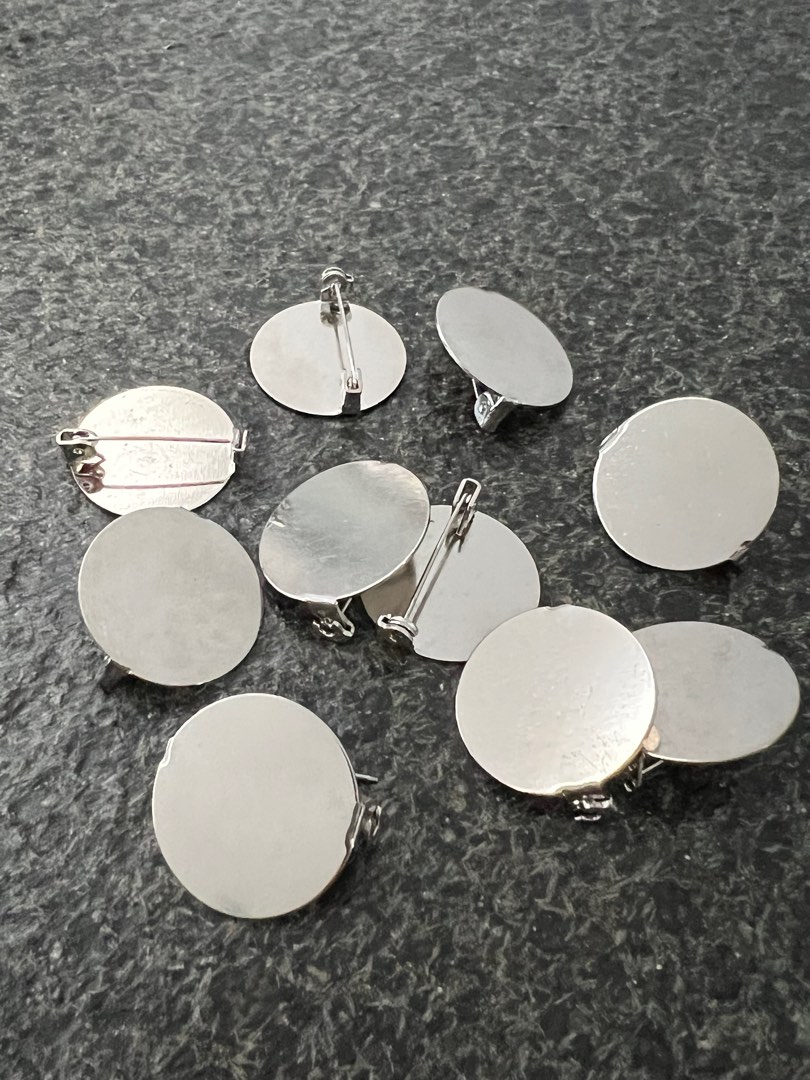 Set of 10 brooch base plate, Hobbies & Toys, Stationery & Craft, Craft ...