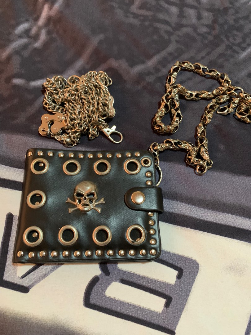 Skull Wallet With Chains on Carousell