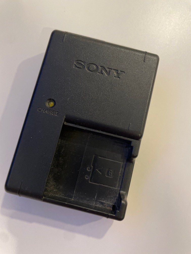 Sony camera battery charger BC-CSGC, Photography, Photography ...