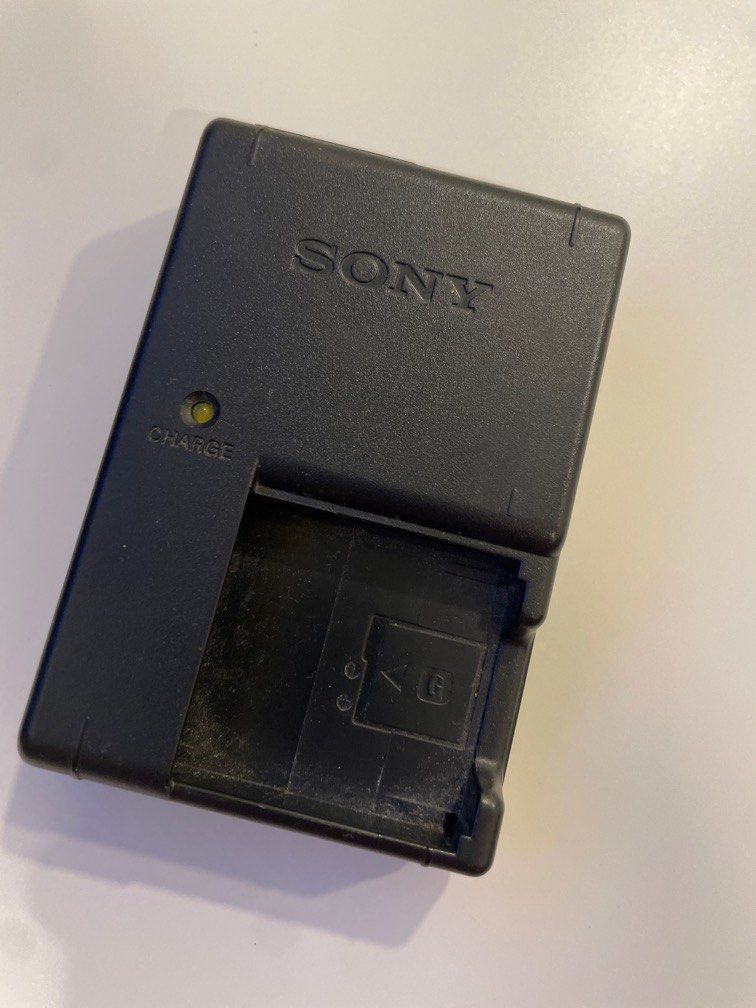 Sony camera battery charger BC-CSGC, Photography, Photography ...