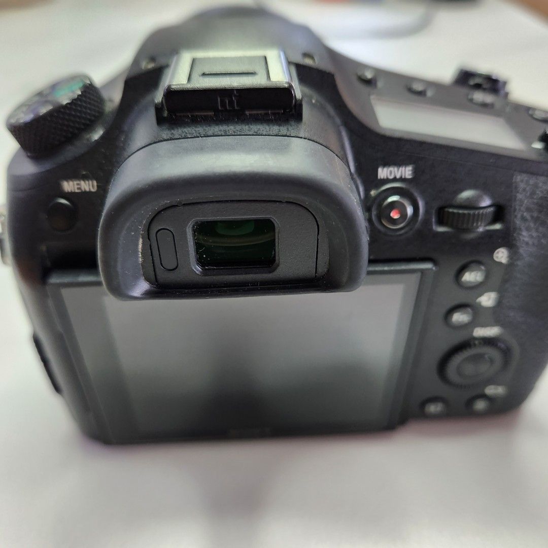 Sony RX 10 iv 4, Photography, Cameras on Carousell