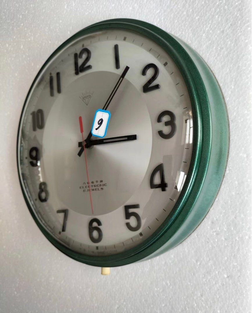 32 cm Special Hands Transistor Clock 8 Jewel Diamond Clock , Furniture ...