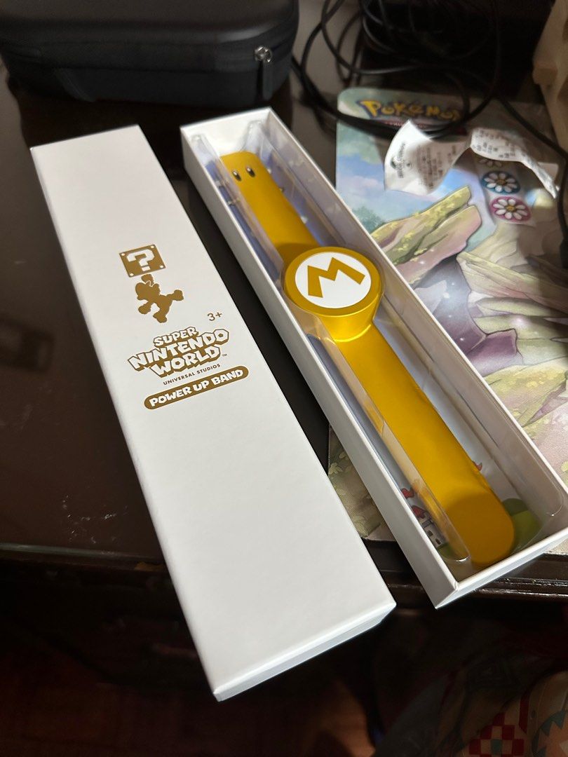 Super Nintendo World Power Up Band Gold Limited Edition Universal ...