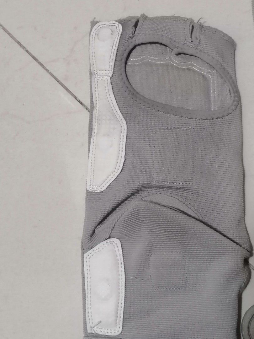 Taekwondo Gen 2 E socks on Carousell