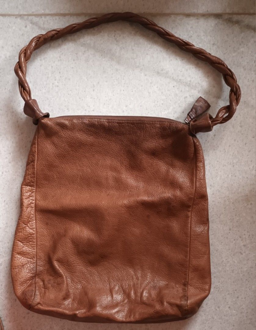 Tas Hobo Eureka Kulit Asli 2nd, Fesyen Wanita, Tas & Dompet di Carousell