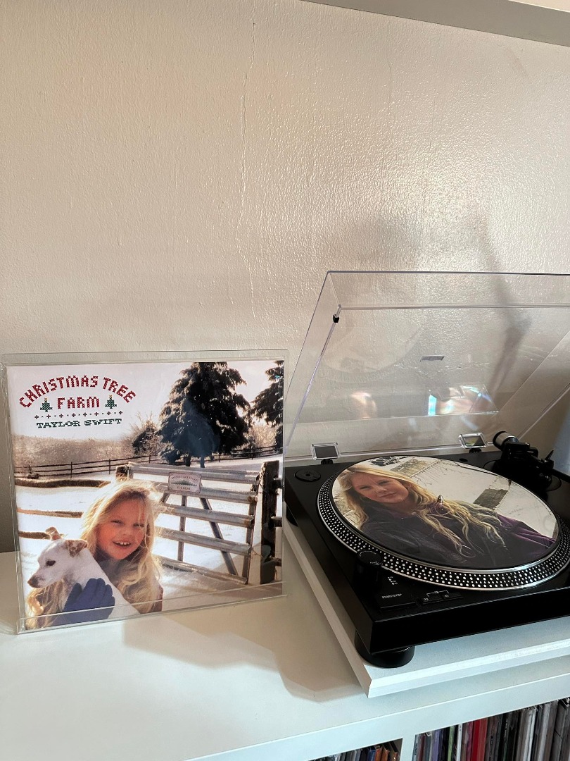 Taylor Swift Christmas Tree Farm Picture Disc with free jacket, Hobbies ...