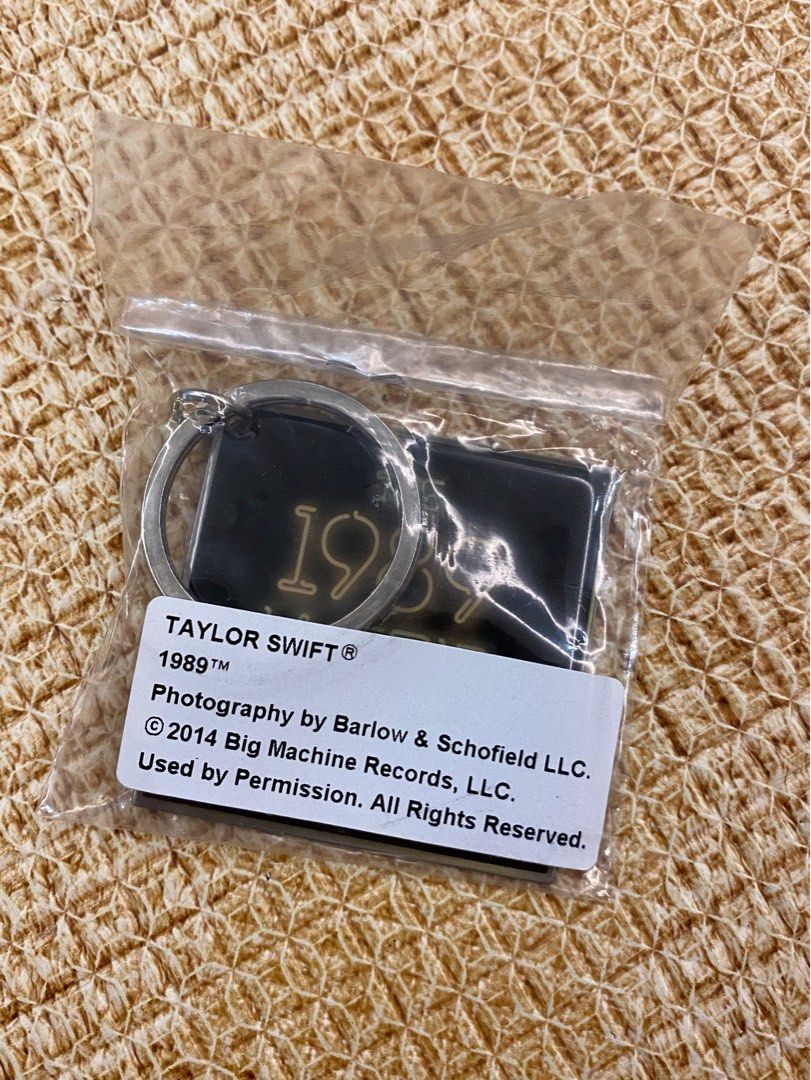 Taylor Swift Lanyard 1989 VIP (Official Merchandise), Women's Fashion ...