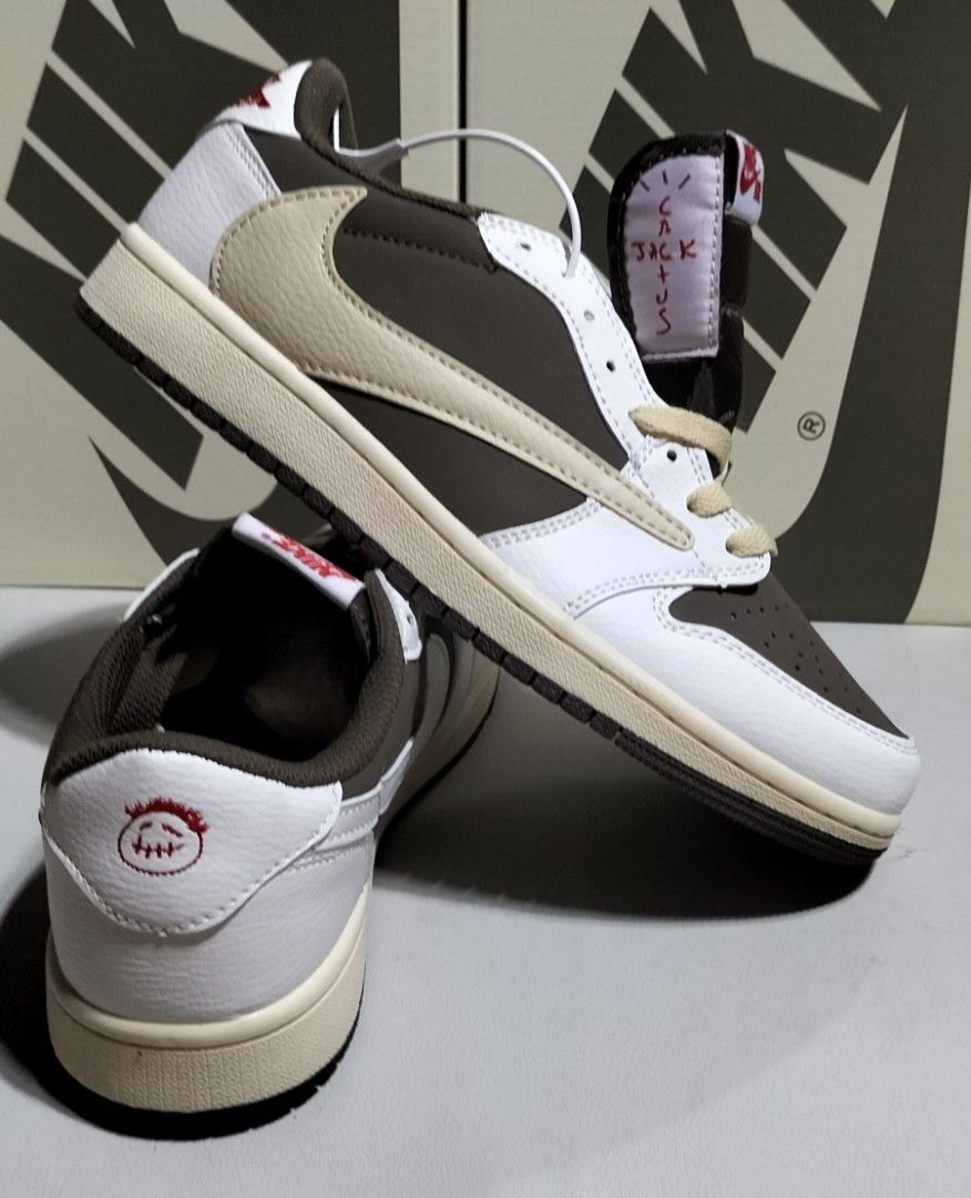 Travis Scott, Men's Fashion, Footwear, Sneakers on Carousell
