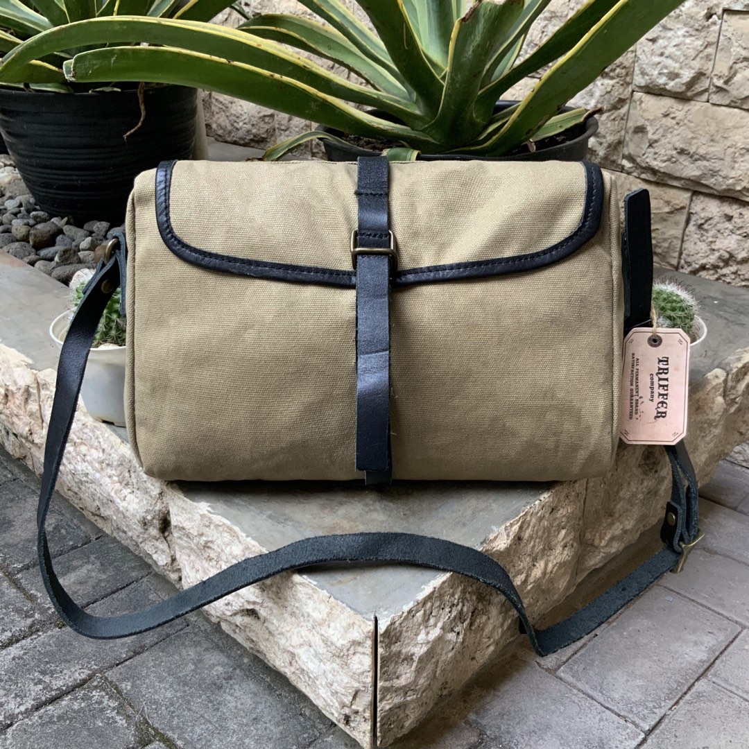TRIFFER CANVAS MIX LEATHER 8061 KHAKI SLING BAG X FILSON, Fesyen Pria ...