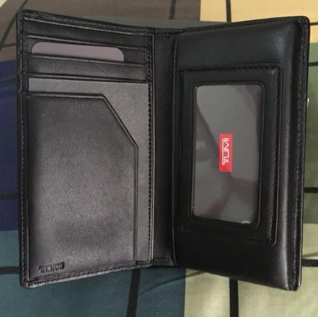 tumi alpha RFid small tech wallet smoke, Men's Fashion, Watches ...