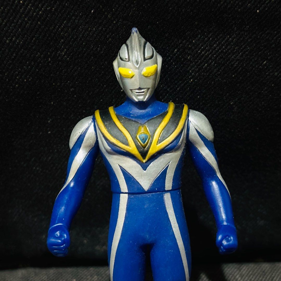 ULTRAMAN AGUL V2 - Ultraman Hero Series BANDAI 2001 VINYL on Carousell