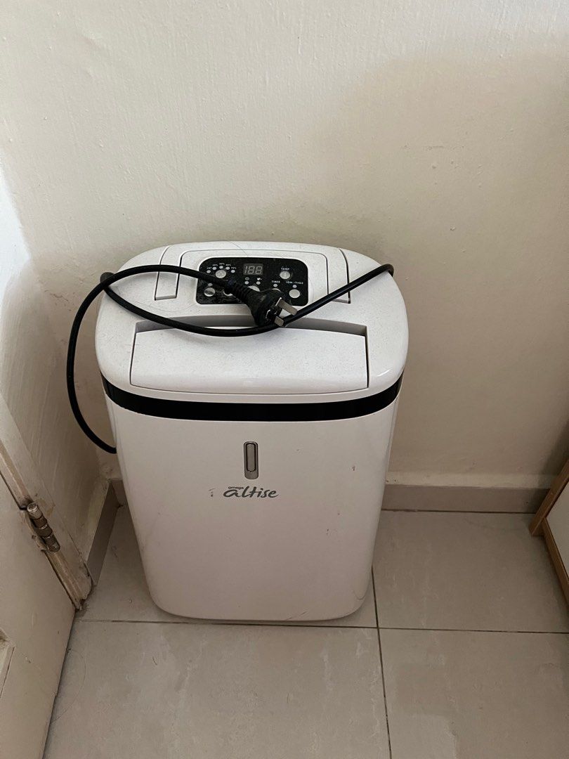 Used dehumidifier, TV & Home Appliances, Air Purifiers & Dehumidifiers ...