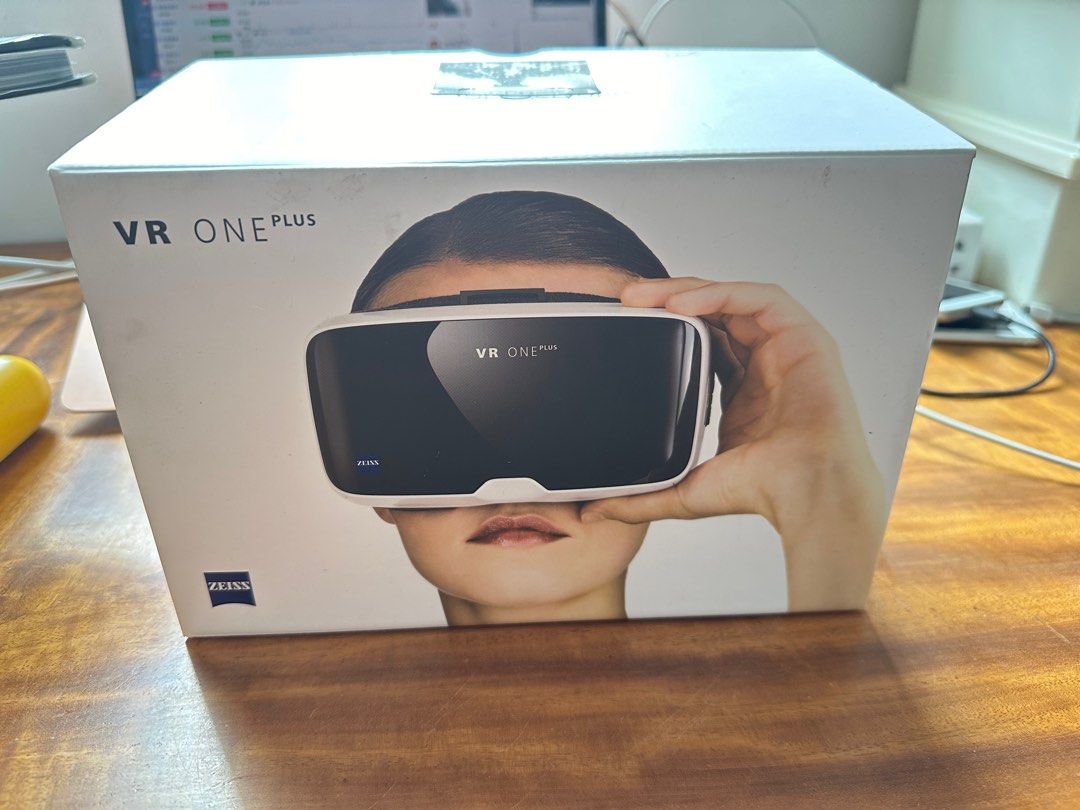 ZEISS VR One Plus VR headset, Video Gaming, Gaming Accessories, Virtual ...