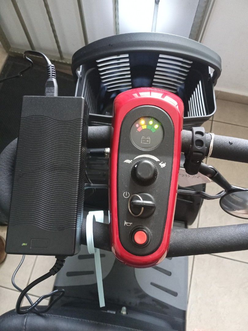 Agis Mobility PMD 4 Wheel, Sports Equipment, PMDs, E-Scooters & E-Bikes ...