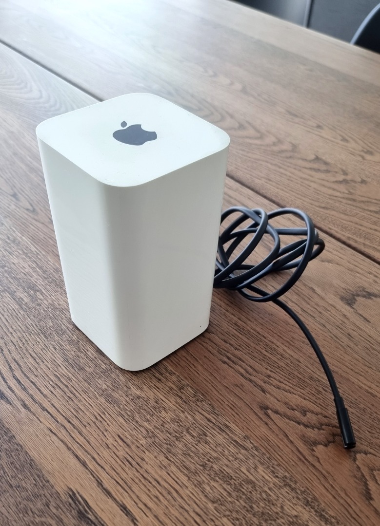 Apple AirPort Extreme Base Station (A1521) wi-fi router, Computers ...
