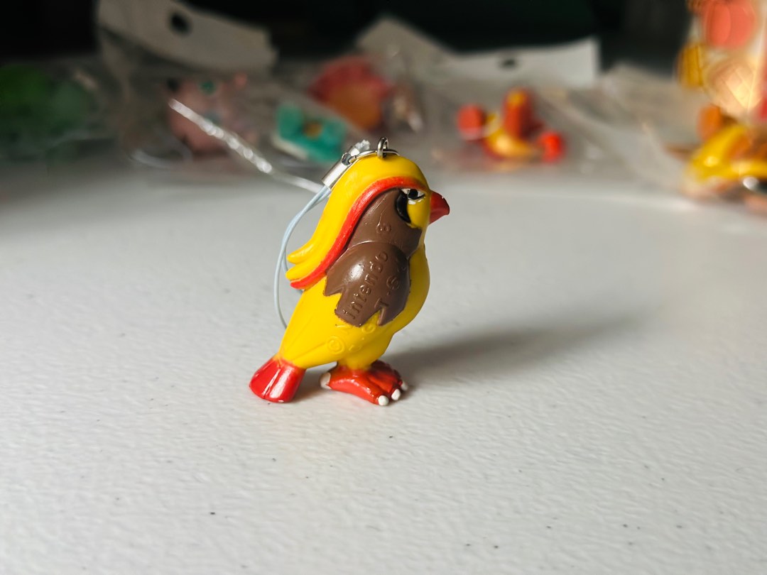 Authentic Pokemon Pidgeot Hard Figure Keychain Charm (Nintendo Markings ...