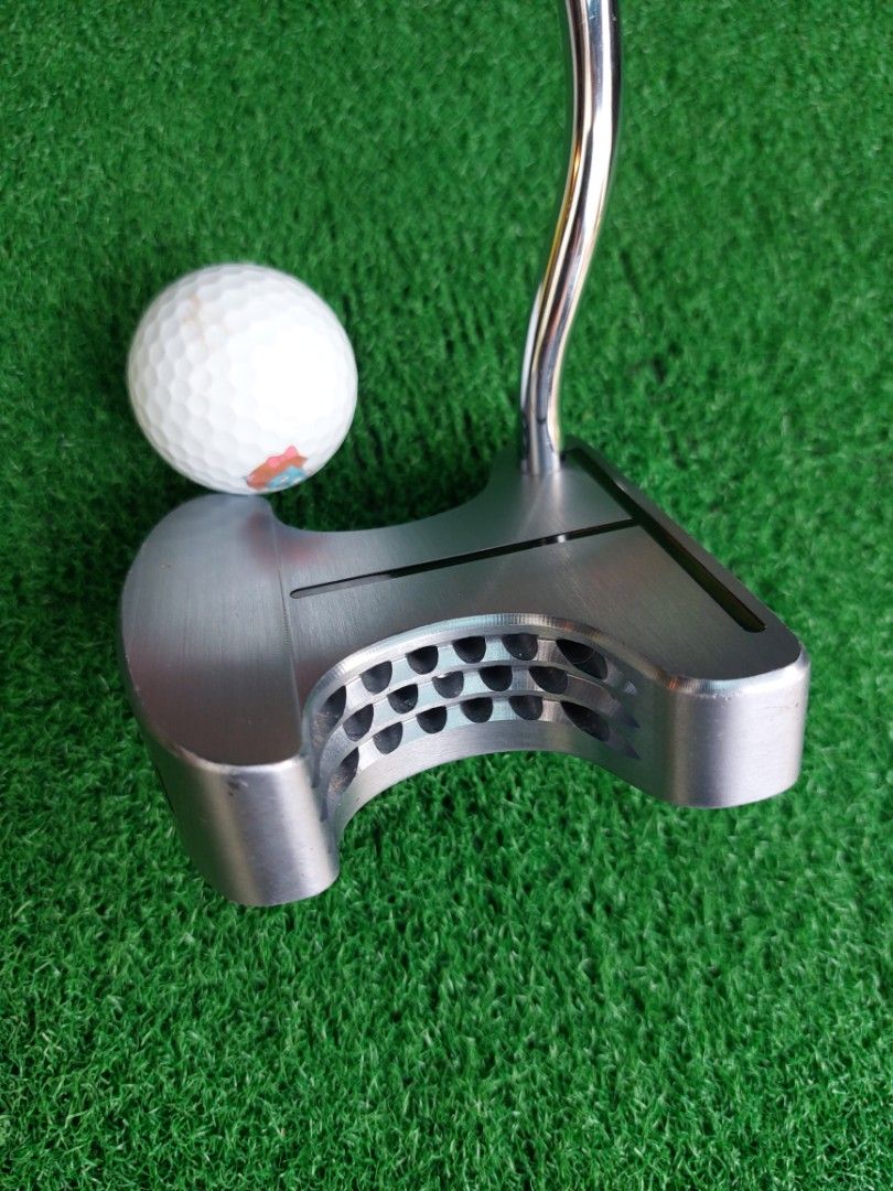 Bettinardi Baby Bee Xcelerator Putter, Sports Equipment, Sports & Games ...