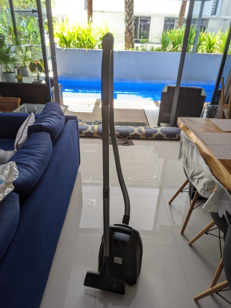 Bosch vacuum, TV & Home Appliances, Vacuum Cleaner & Housekeeping on ...