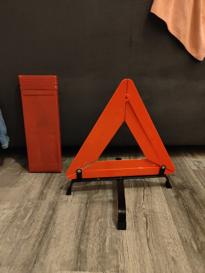 Breakdown vehicle signage with wheel opener, Car Accessories ...