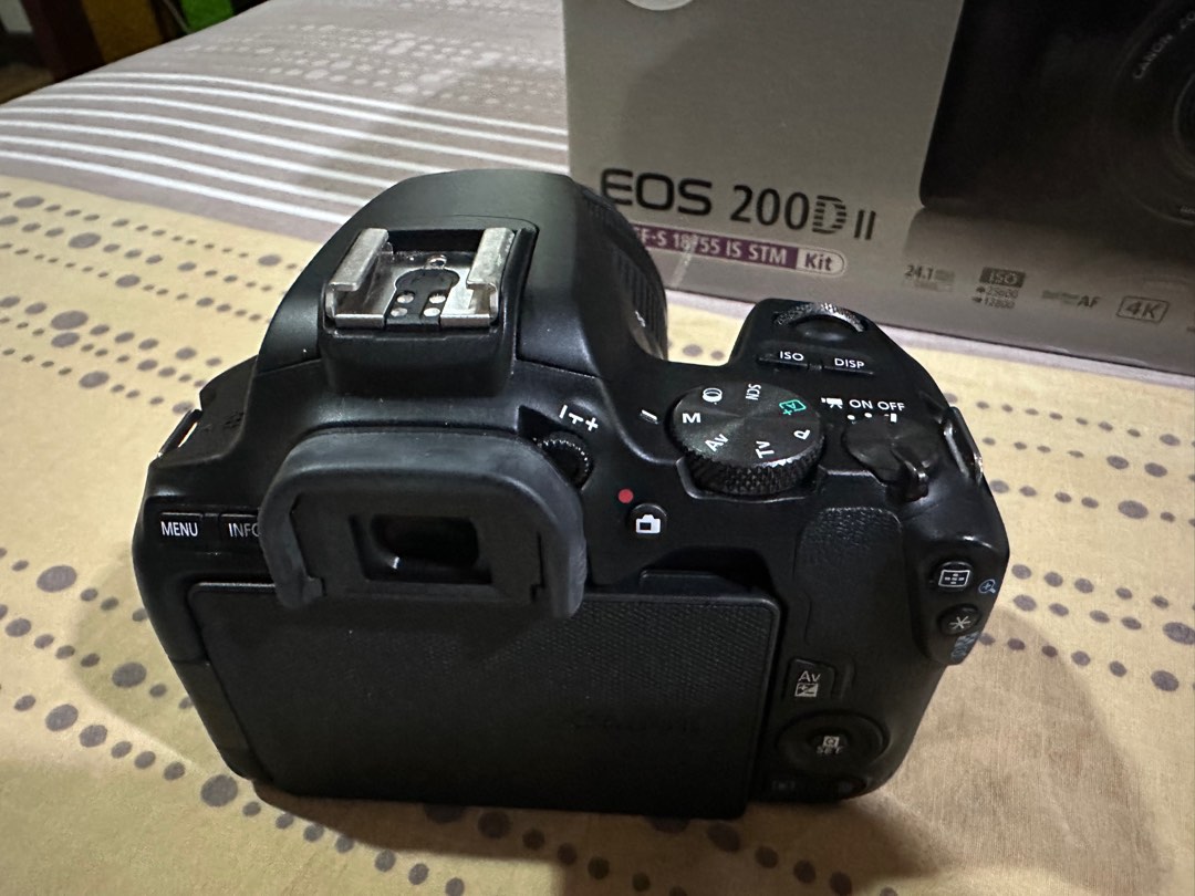 Canon EOS 200D II, Photography, Cameras on Carousell