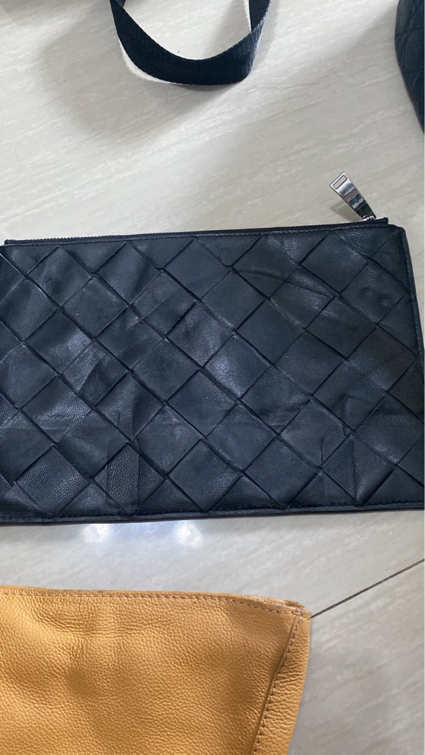 Clutch bottega veneta ori, Fesyen Wanita, Tas & Dompet di Carousell