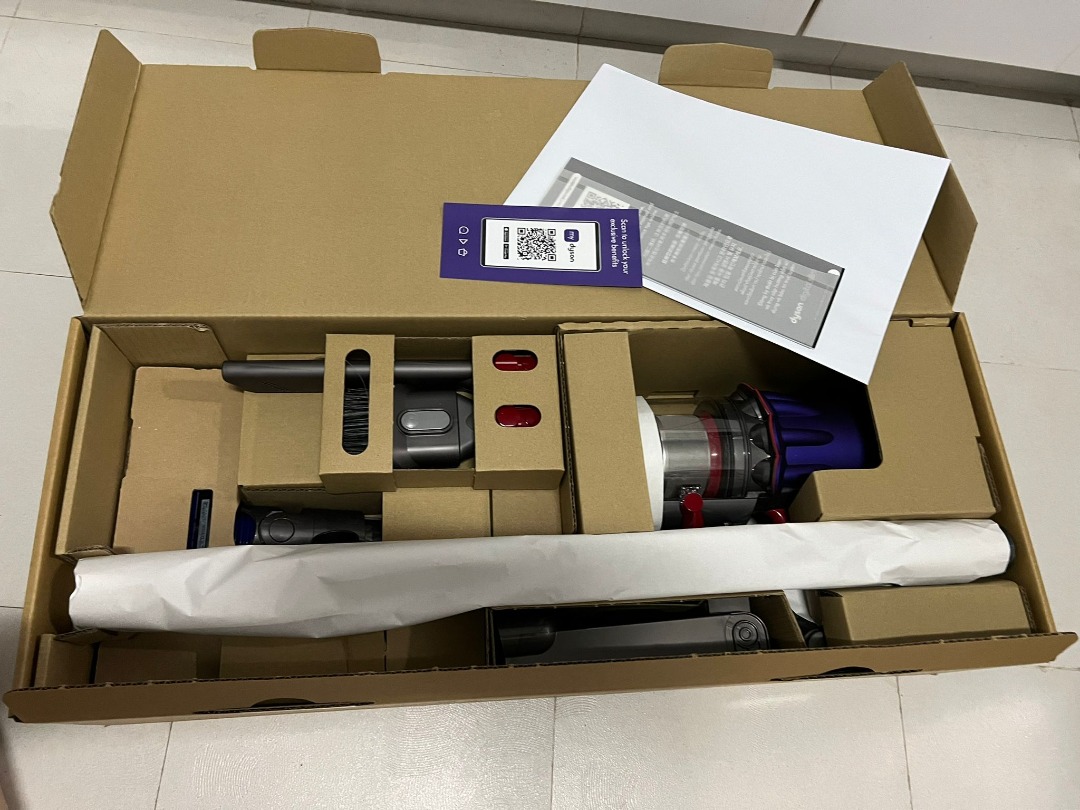 DYSON Digital Sim Fluffy SV18, TV & Home Appliances, Vacuum Cleaner ...