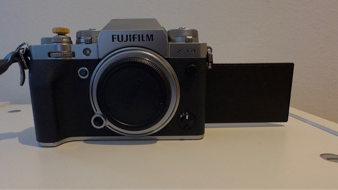 Fuji Film XT-4 + Xf 33mm/f1.4, Photography, Cameras on Carousell