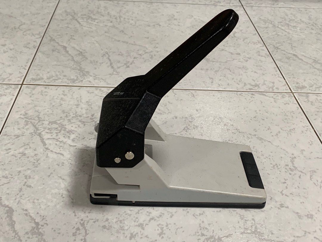 Giant Hole Puncher (heavy duty), Hobbies & Toys, Stationery & Craft ...